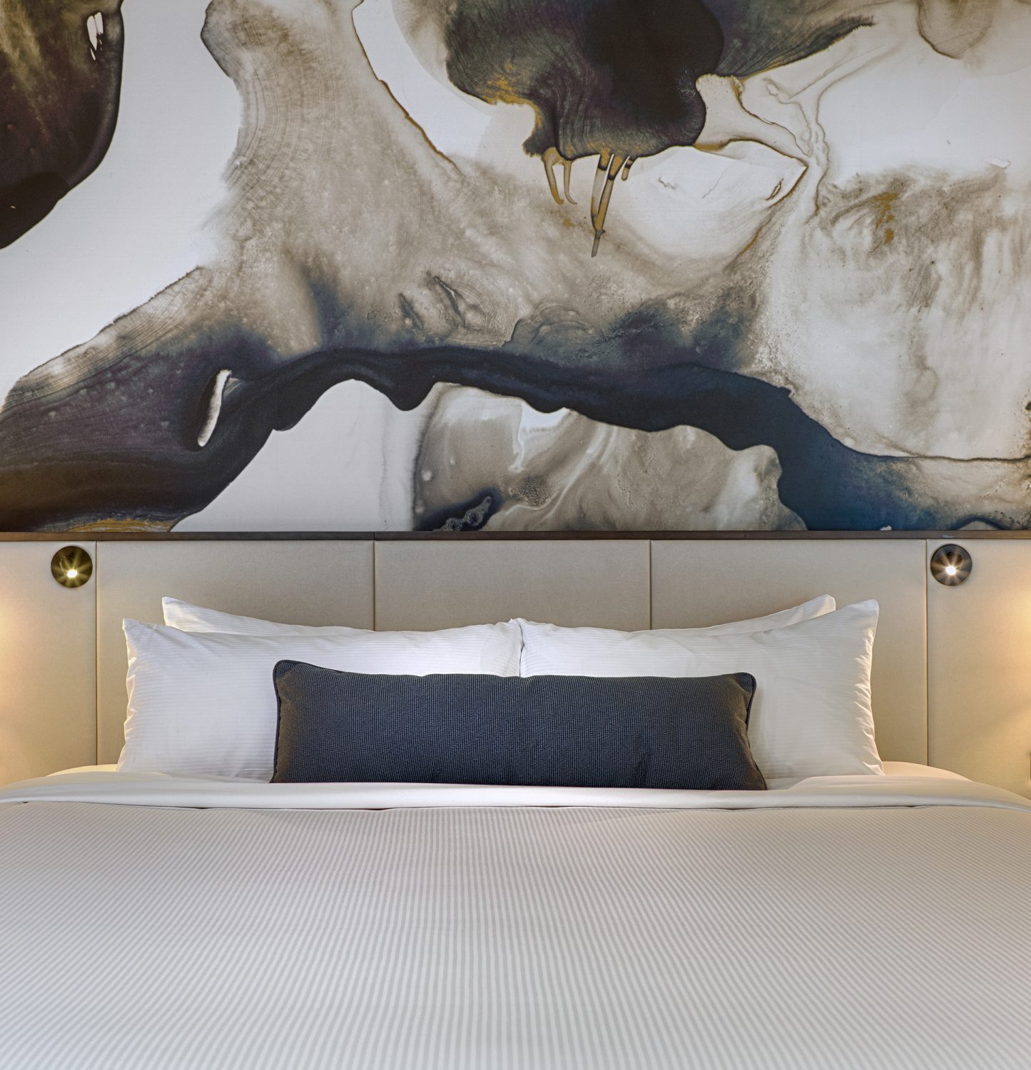 Delta Vancouver Suites - B+H Architects